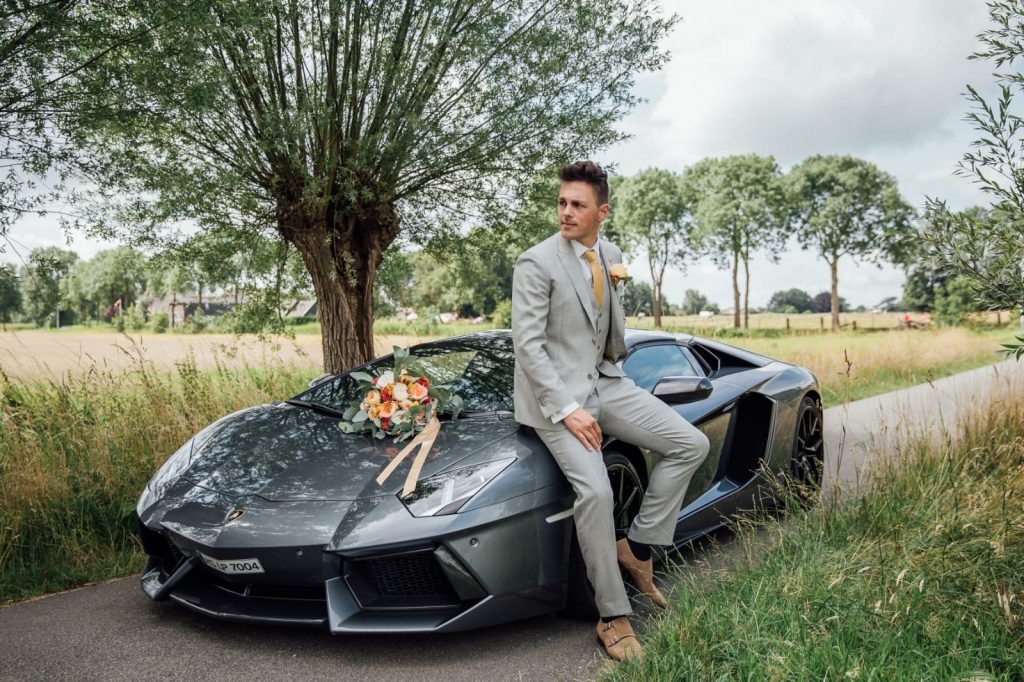 Trouwauto huren: huur een supercar of hypercar voor uw bruiloft
